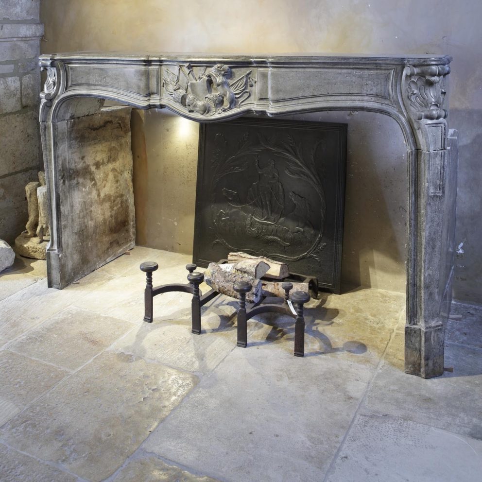 Grey limestone kitchen mantelpiece - Piet Jonker