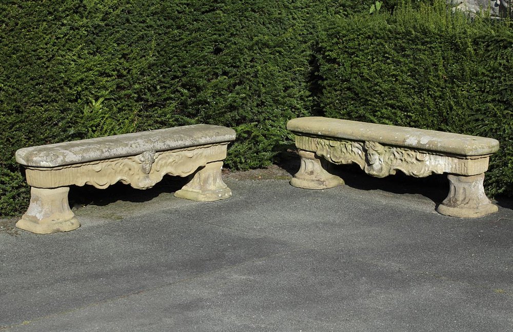A pair of dutch sculpted sandstone garden seats, 18th century - Piet Jonker