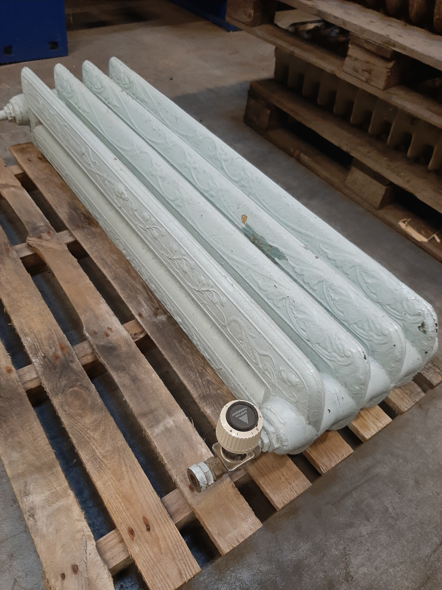 Old narrow, high radiator - Piet Jonker