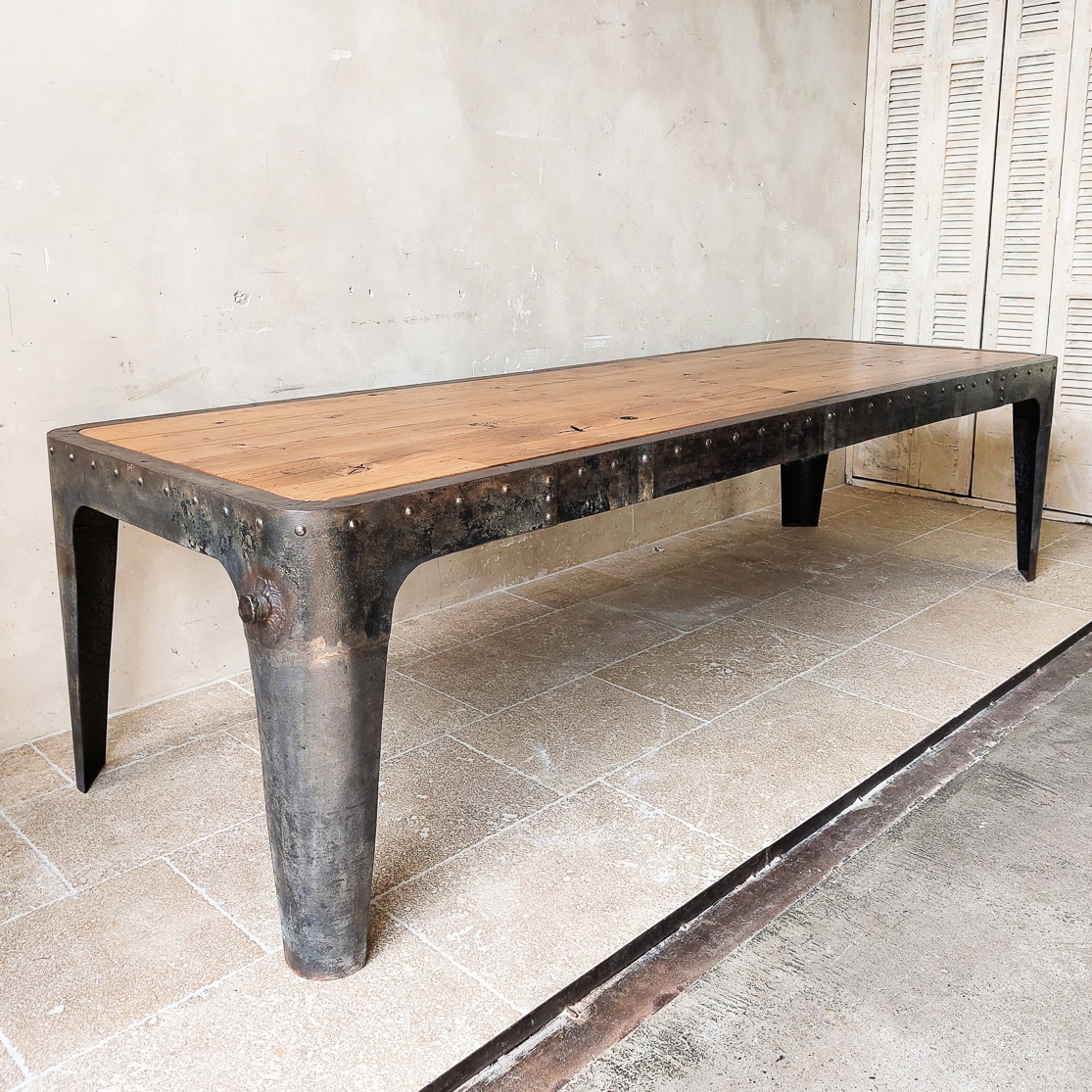 Industrial table made from an old water tank with wooden top - Piet Jonker