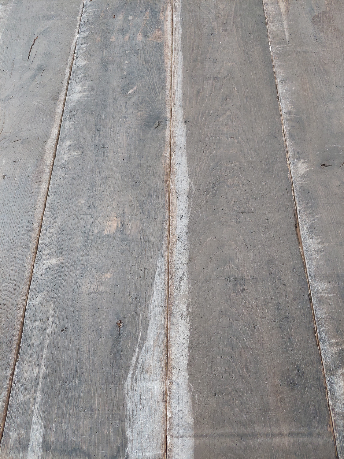 Distressed and greyed solid oak floorboards - Piet Jonker