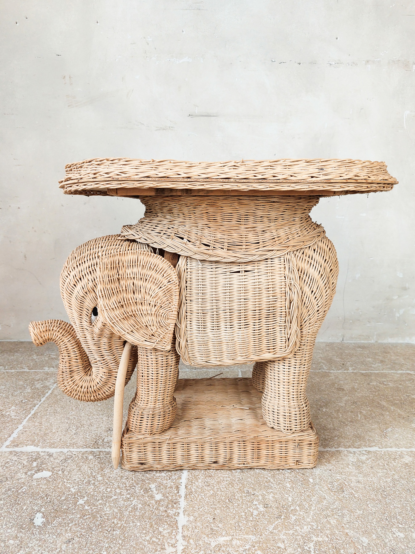 Vintage rattan elephant side table - Piet Jonker