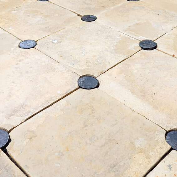 Burgundy flagstones - French Limestone - Castle floors - Piet Jonker