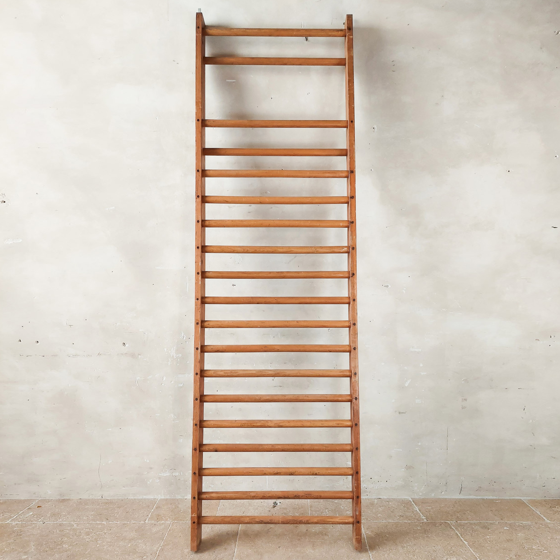 Old wooden gym climbing frame - Piet Jonker