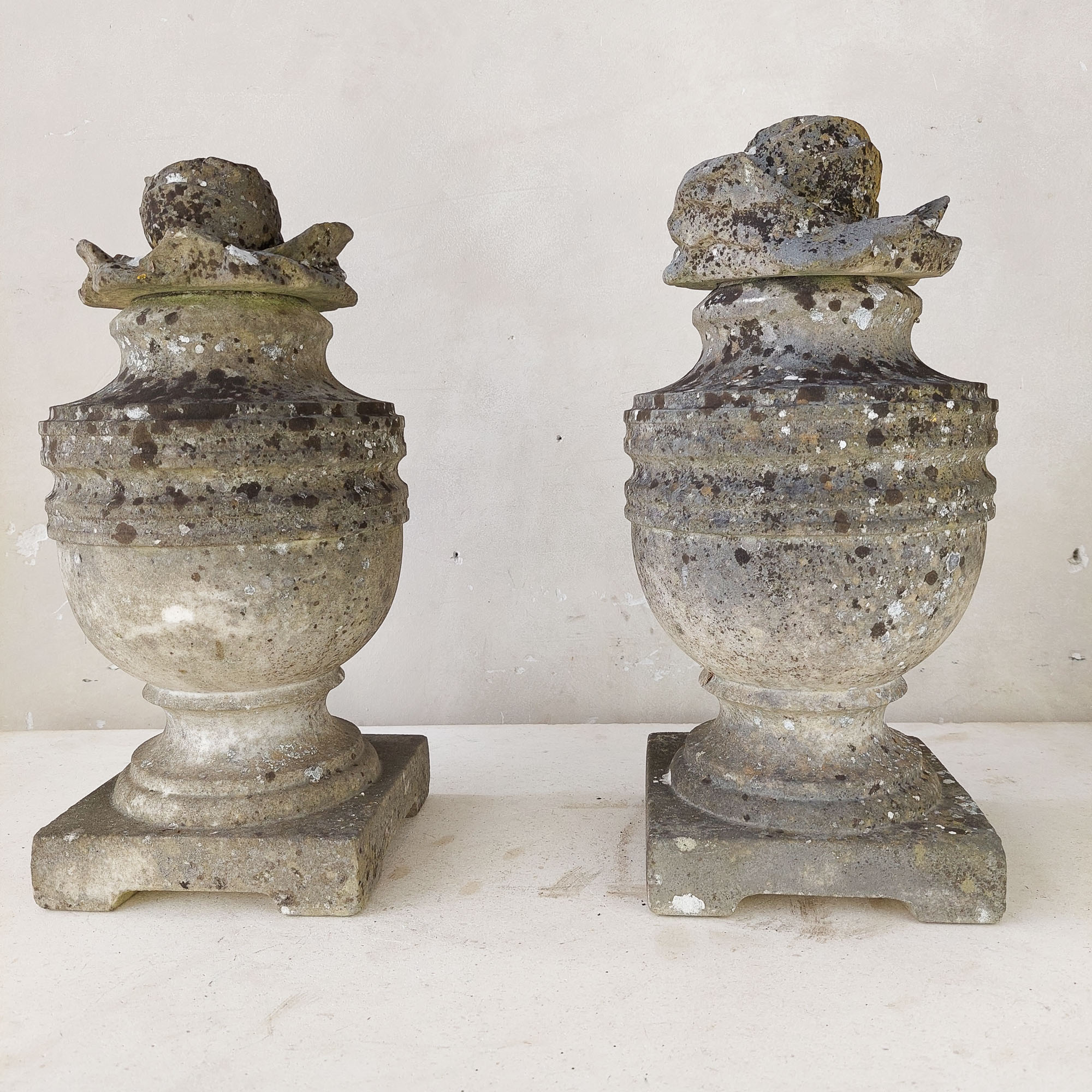 Pair of marble finials - Piet Jonker