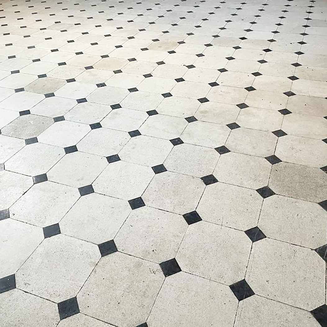 Burgundy flagstones - French Limestone - Castle floors - Piet Jonker