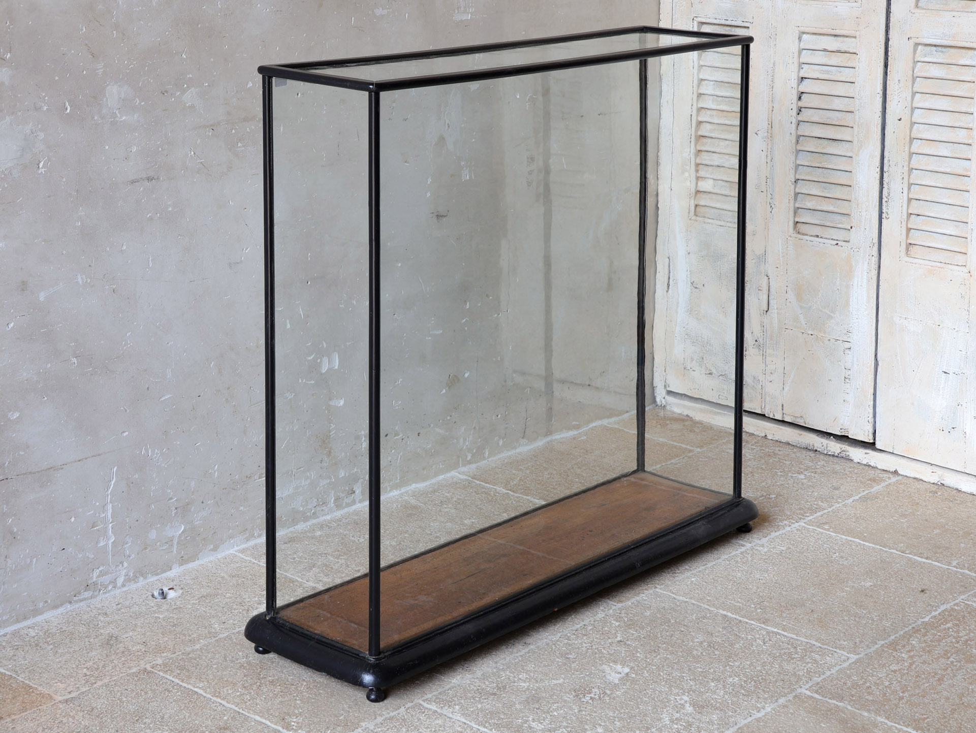 Old glass display case - table display - Piet Jonker