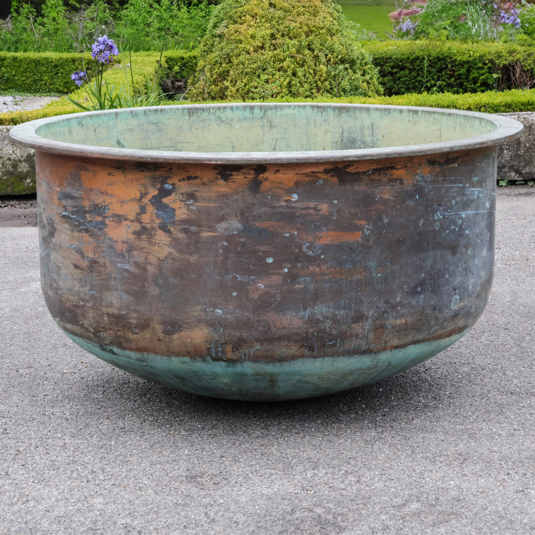 Very large, round, antique copper vat - Piet Jonker