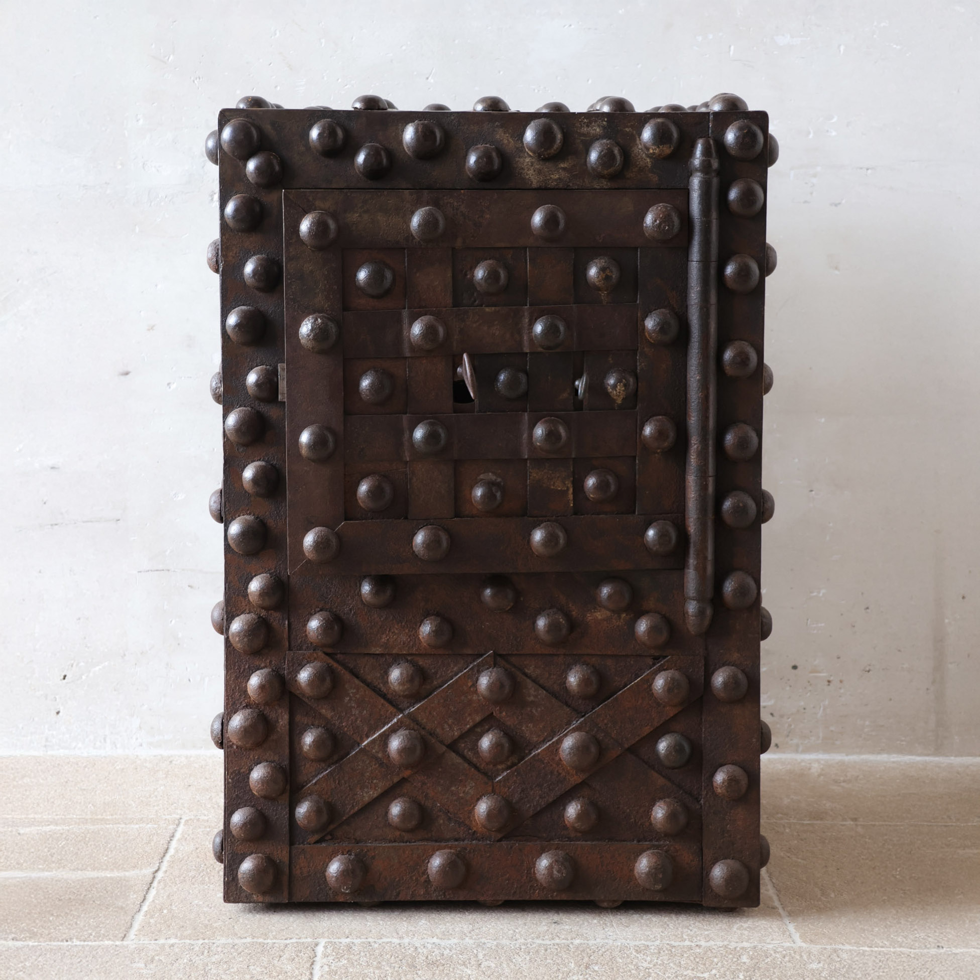 Antique safe, Italy, late 18th / early 19th Century - Piet Jonker